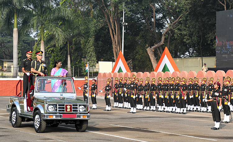 President of India Presents President's Colour To Armed Forces Medical ...